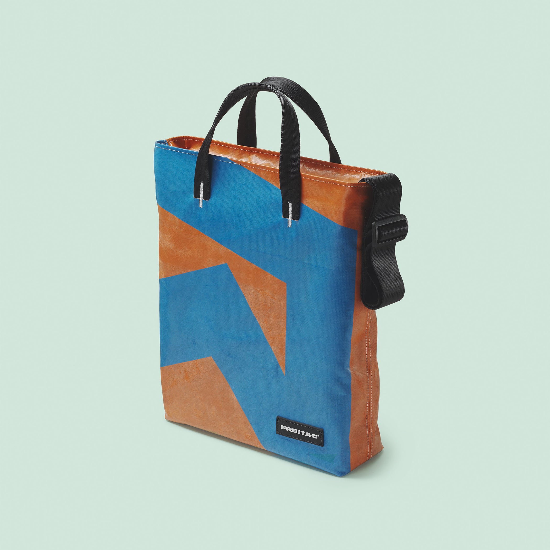 FREITAG F202 LELAND Tote Bag – Red Dot Design Museum Singapore